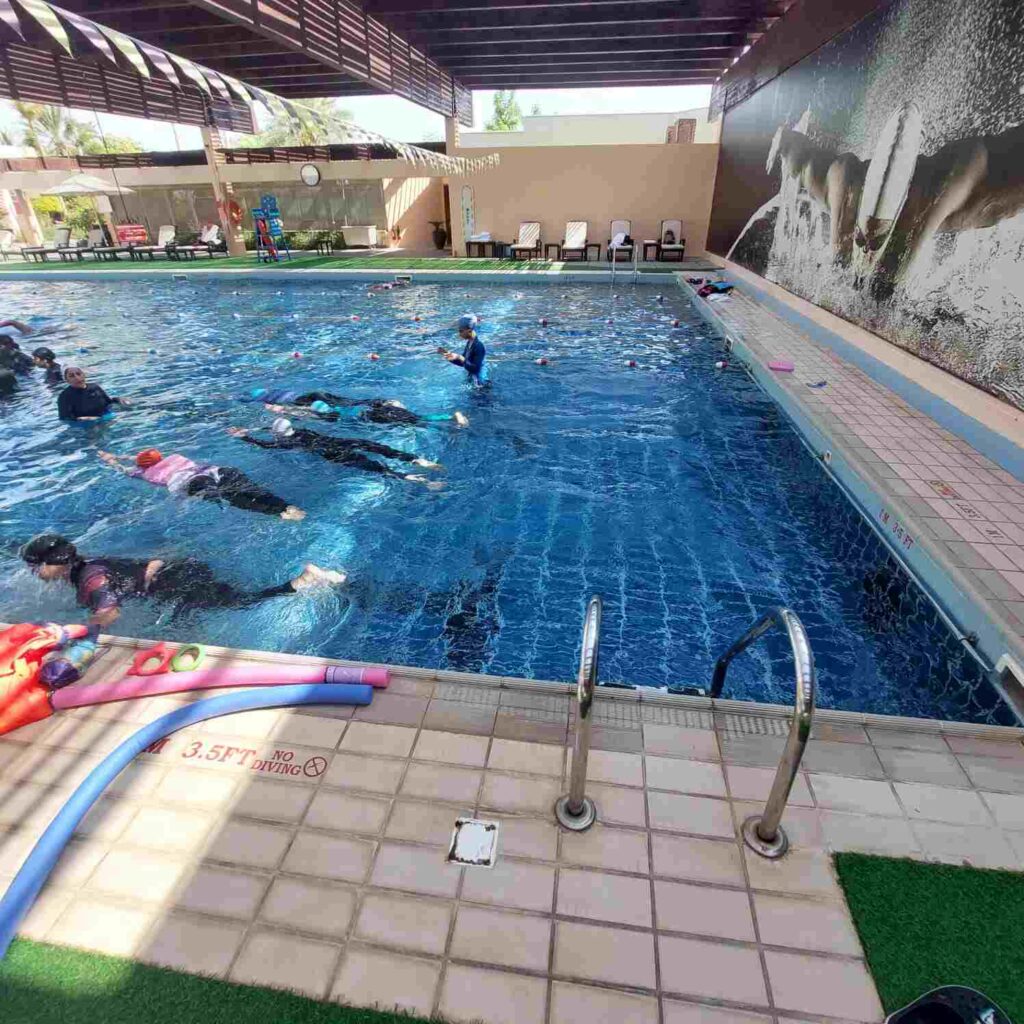 Swimming skills for cabin crew – BritSwim